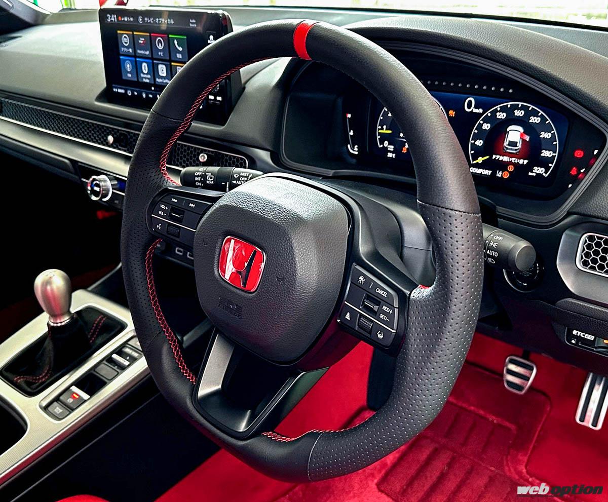 「FL5シビックタイプR＆FL1シビック乗り必見！」純正交換タイプのDシェイプ型ステアリング登場 | 画像ギャラリー ( 4枚目 / 全7枚 ） ｜ web option(ウェブ オプション)