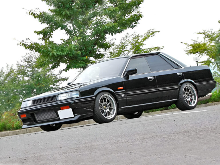 「R31スカイラインは4枚も熱い！」ハイソカー路線を断ち切る340馬力仕様で勝負 | Motor Fan｜自動車情報のモーターファン