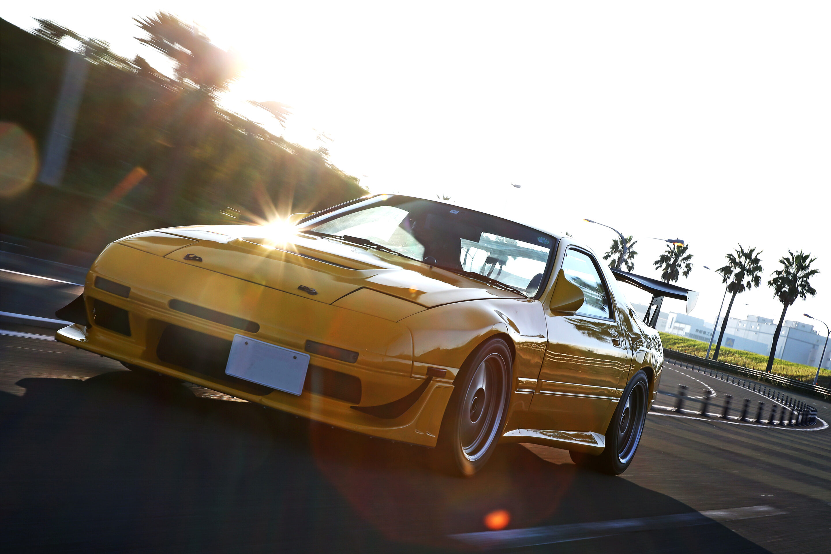 「最先端フルコンがロータリーの未来を変える！」FC3S令和仕様のすべて | Motor Fan｜自動車情報のモーターファン