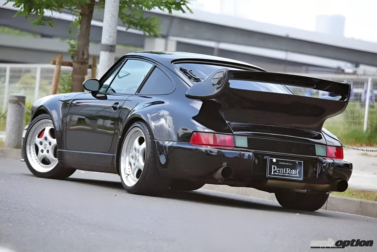 「これが令和のブラックバードか!?」最高速屋が仕上げたポルシェ964ターボが激アツすぎる！ | Motor Fan｜自動車情報のモーターファン