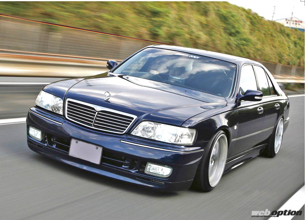 「こんなY33シーマ見たことない・・・」全幅2メートル超えのド迫力ボディに700馬力のRB26を搭載！ | Motor-Fan[モーターファン] 自動車関連記事を中心に配信するメディアプラットフォーム