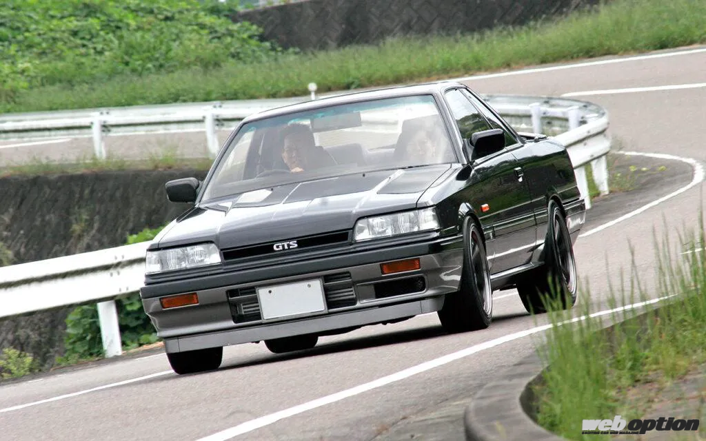 「快適性を無視した高回転スペック!?」競技系限定モデル、R31スカイラインGTS-Rの魔力 | Motor-Fan[モーターファン] 自動車関連記事を中心に配信するメディアプラットフォーム